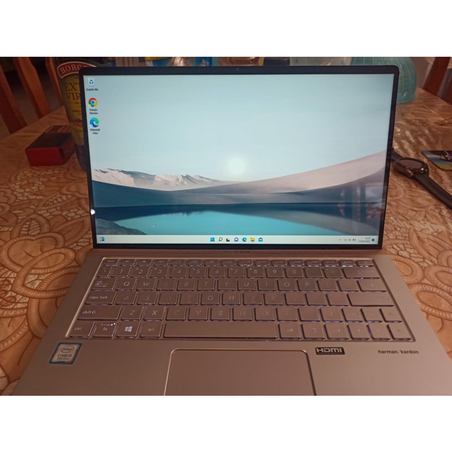 Jual LAPTOP ASUS ZENBOOK UX333F i5-8625U 8GB / 8 GB SSD 512GB MURAH ...