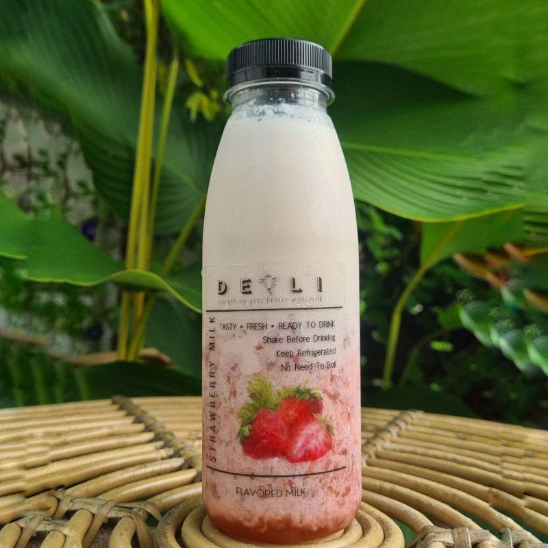 Jual DELI Strawberry Milk 350ML | Shopee Indonesia