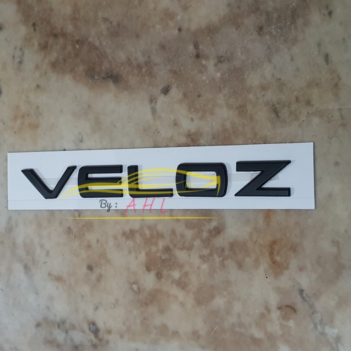 Jual Engine Hood Emblem Veloz Hitam/Logo Kap Mesin Toyota Veloz Hitam ...