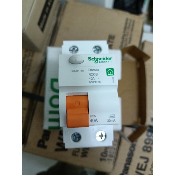 Jual RCCB/ELCB SCHNEIDER DOMAE 2P 40A 30-mA TIPE NEW | Shopee Indonesia
