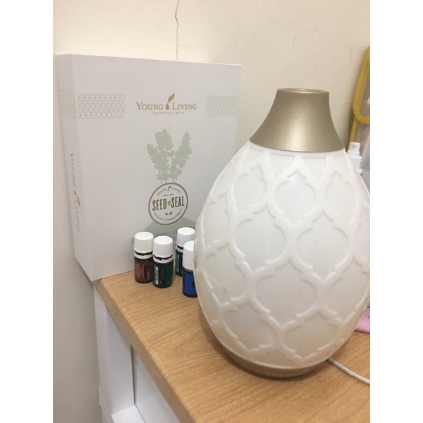 Jual preloved diffuser YL / Young Living lengkap dengan oil | Shopee ...