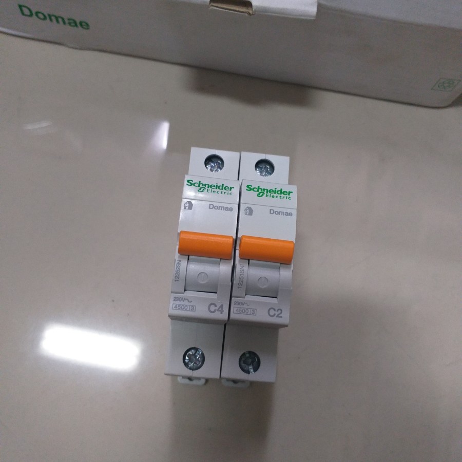 Jual MCB DOMAE SCHNEIDER 2A / 4A 1 PHASE SNI | Shopee Indonesia