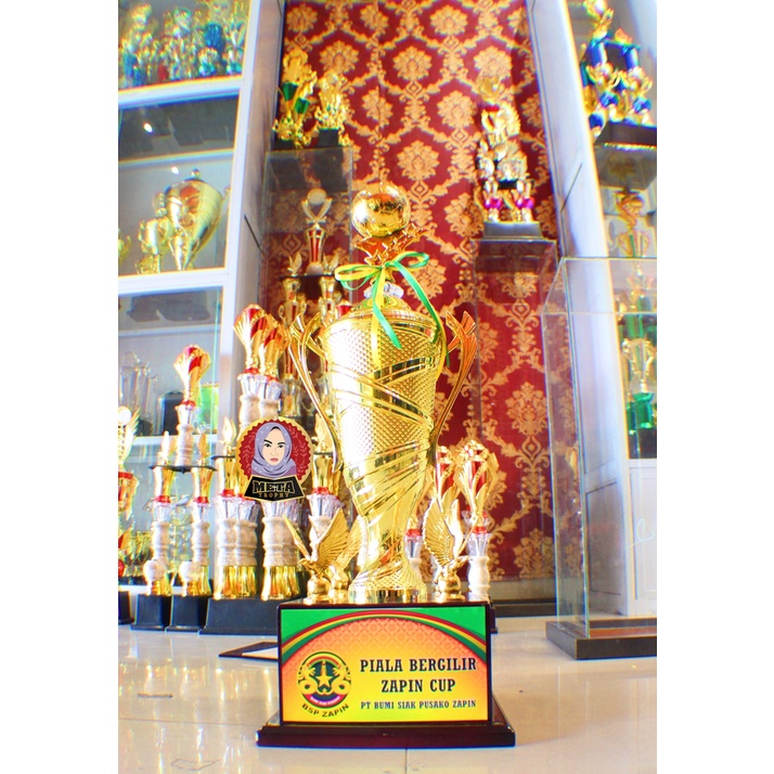 Jual PIALA KAKI 4 SEPAKBOLA FUTSAL MEWAH TROFEO TROPHY JUARA BERGILIR ...