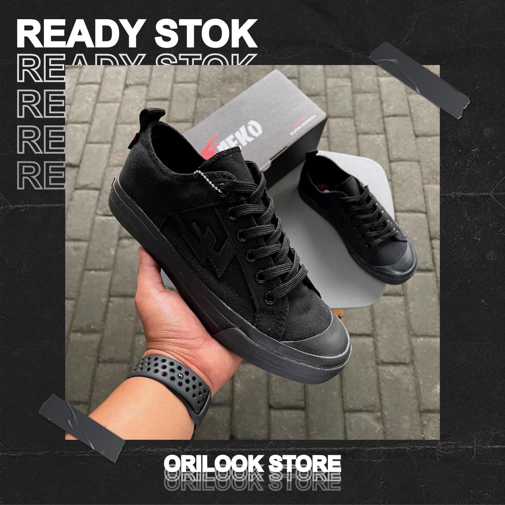 Jual Sepatu sneakers Pria/Wanita AEKOSHOES Two Years All Black Original ...