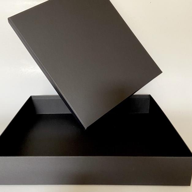 Jual Gift box / kotak kado / hard box tebal / box hampershitam 45x35x10 ...