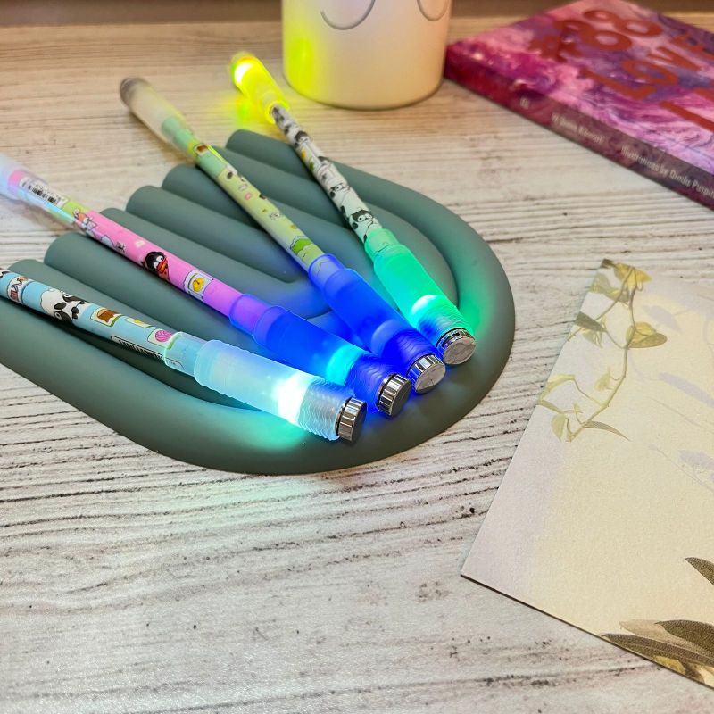 Jual Pulpen Gel Magnet Putar LED Karakter Domba Pen Spinning Toys ...