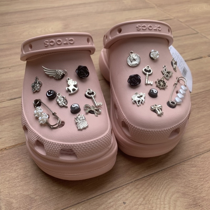Jual Jibbitz Crocs Aksesoris | Hiasan sandal crocs DIY | Chrome Series ...