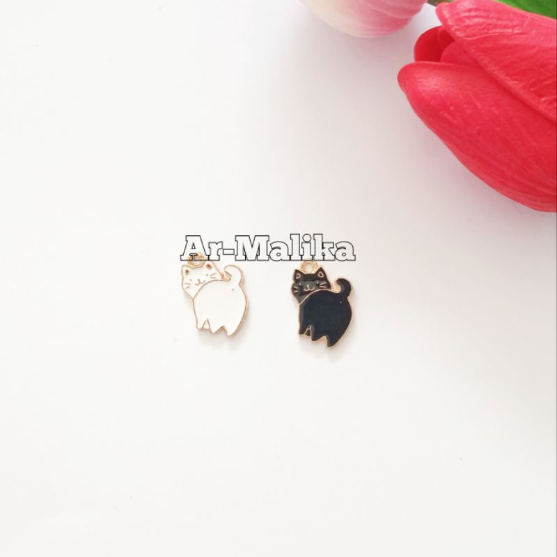 Jual CHARM ENAMEL/EPOXY KUCING HITAM PUTIH | Shopee Indonesia
