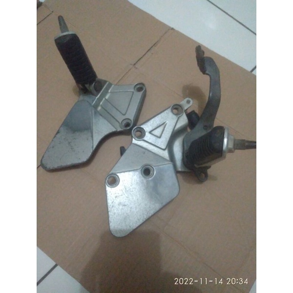Jual footstep bustep step depan NINJA RR 2tak kiri kanan original ...