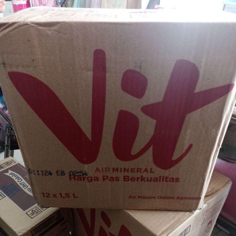 Jual Air Mineral Dalam Kemasan Botol VIT 1500 ML 1 dus - 1 dus isi 12 ...