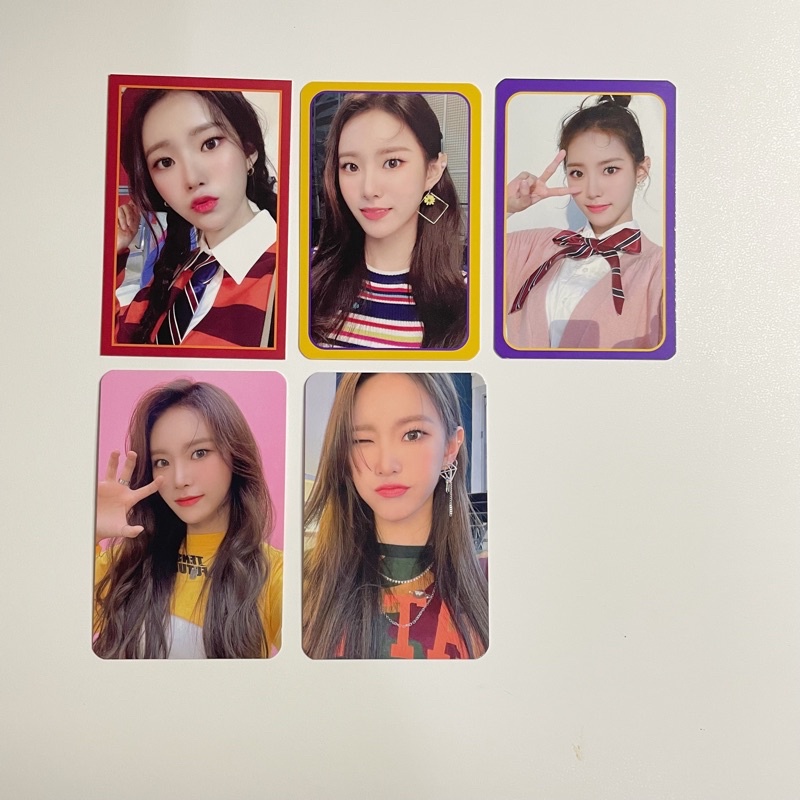 Jual Weeekly Monday we can we play photocard album pc first album | Shopee Indonesia