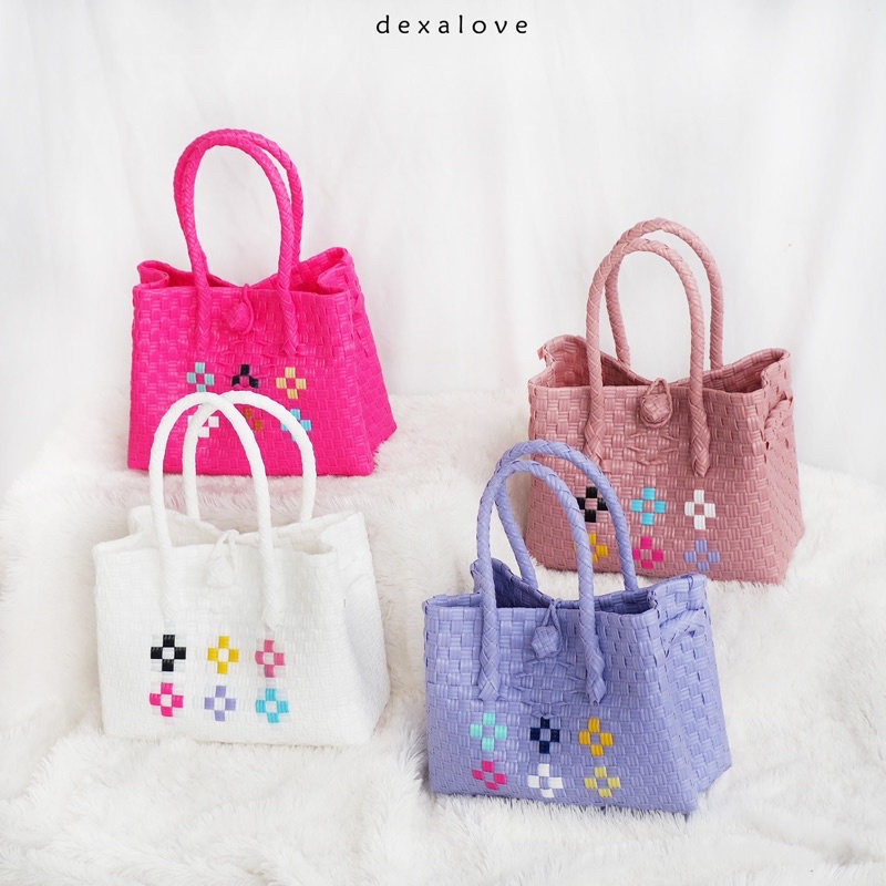 Jual Tas Jali Pety flowy | tas anyam bunga | dexalovebag | Shopee Indonesia