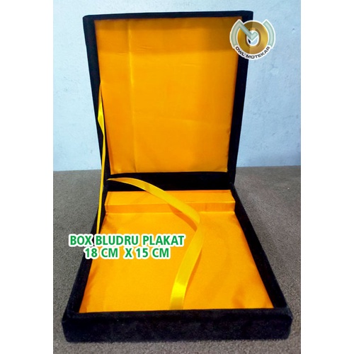 Jual Box Plakat Uk. 18x15 cm Hitam / Kotak Plakat / Box Plakat Bludru ...
