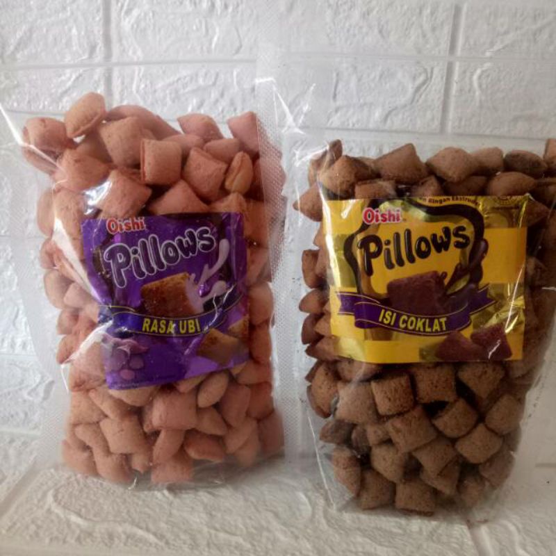 Jual SNACK BRANDED OISHI PILLOWS UBI DAN COKELAT 250GRAM | Shopee Indonesia