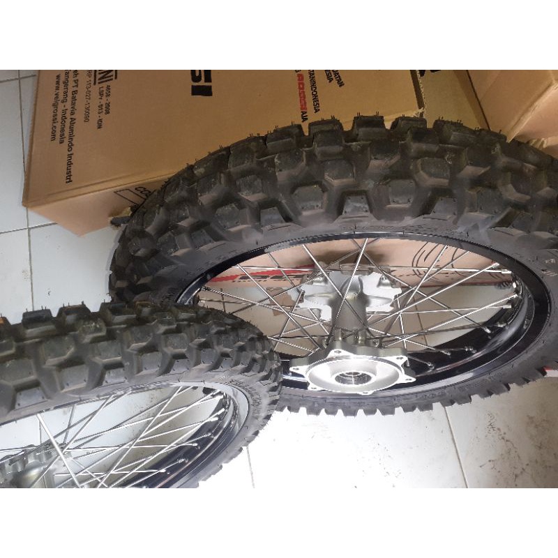 Jual Ban trail CRF Velg ori copotan asli CRF Takasago excel 18-21 lecet ...