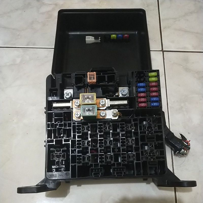 Jual fuse box sikring Isuzu panther kapsul original | Shopee Indonesia