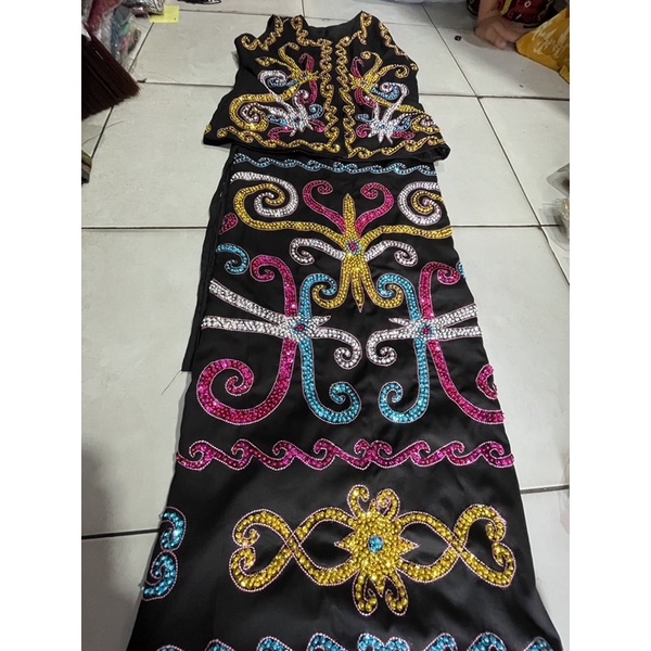 Jual baju adat Dayak kenyah SMP perempuan | Shopee Indonesia Jual baju adat Dayak kenyah SMP perempuan | Shopee Indonesia