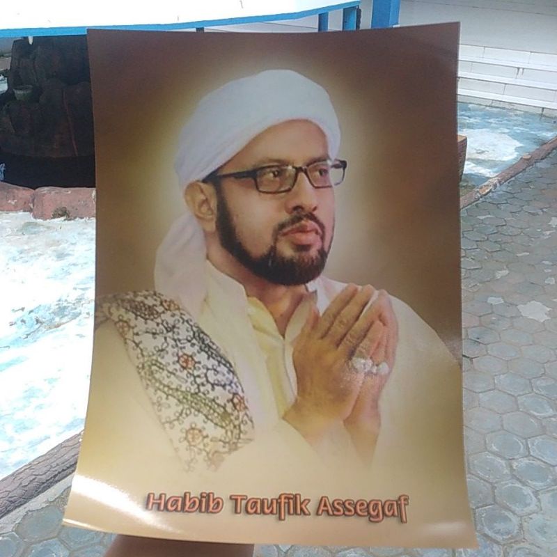 Jual POSTER FHOTO AL HABIB TAUFIQ BIN ABDUL QODIR ASSEGAF UK 25X35 | Shopee Indonesia