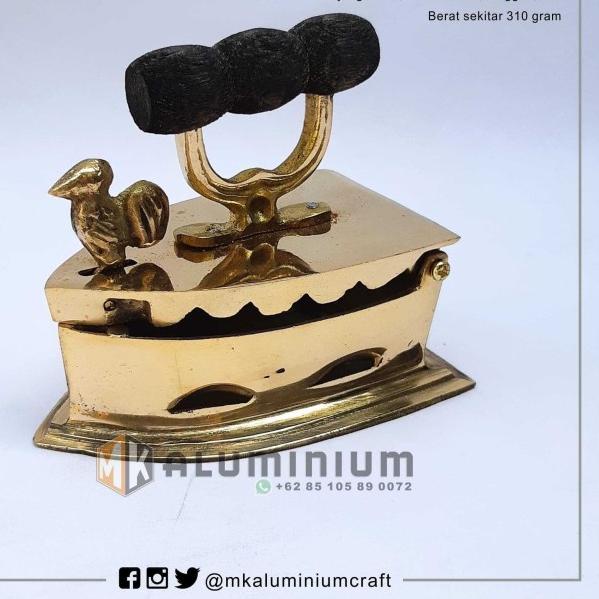 Jual Miniatur Setrika Kuno - Seterika Arang - Setrika Mini Kuningan ...