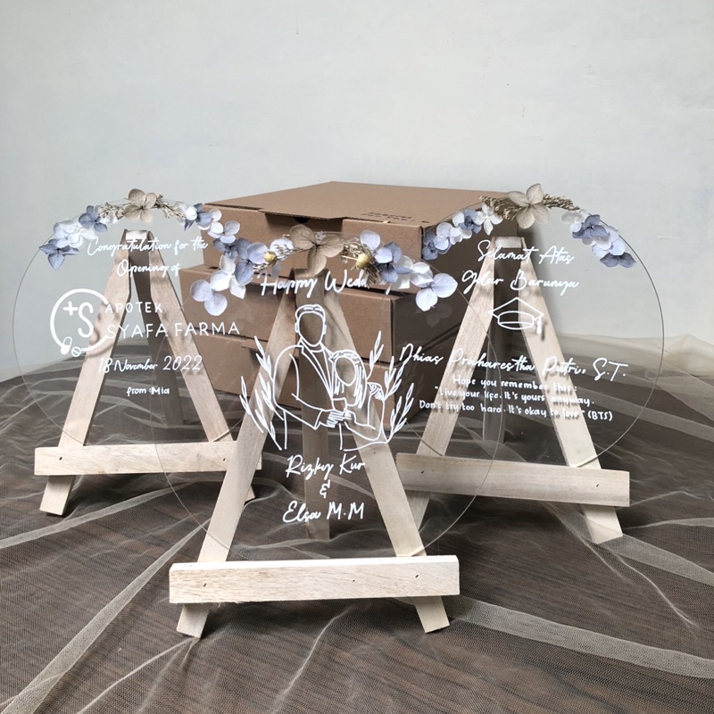 Jual ACRYLIC STAND CUSTOM KADO ULANGTAHUN / KADO WISUDA / KADO ...