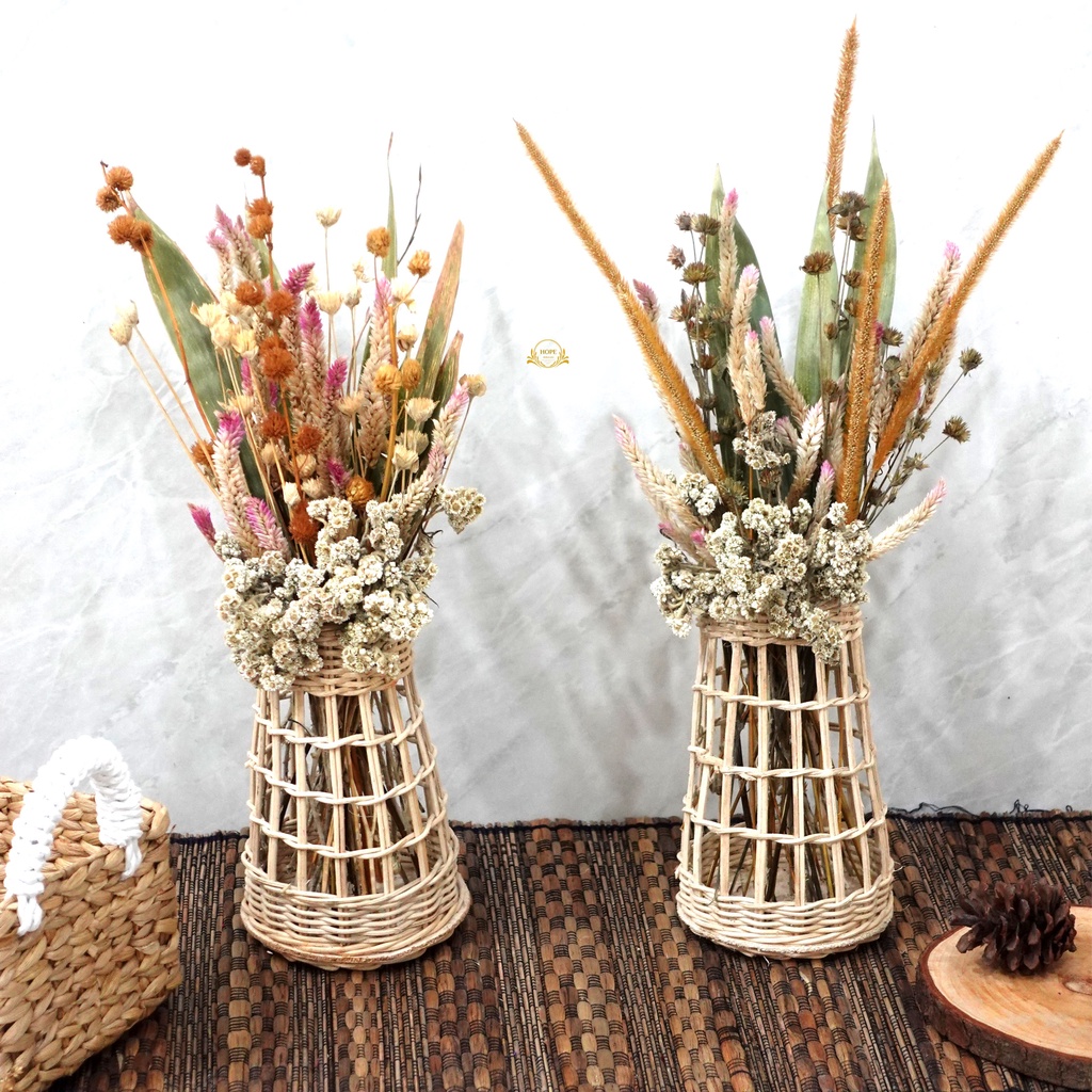 Jual Paket Bunga Rangkai + Vas Rotan Lobang | Shopee Indonesia