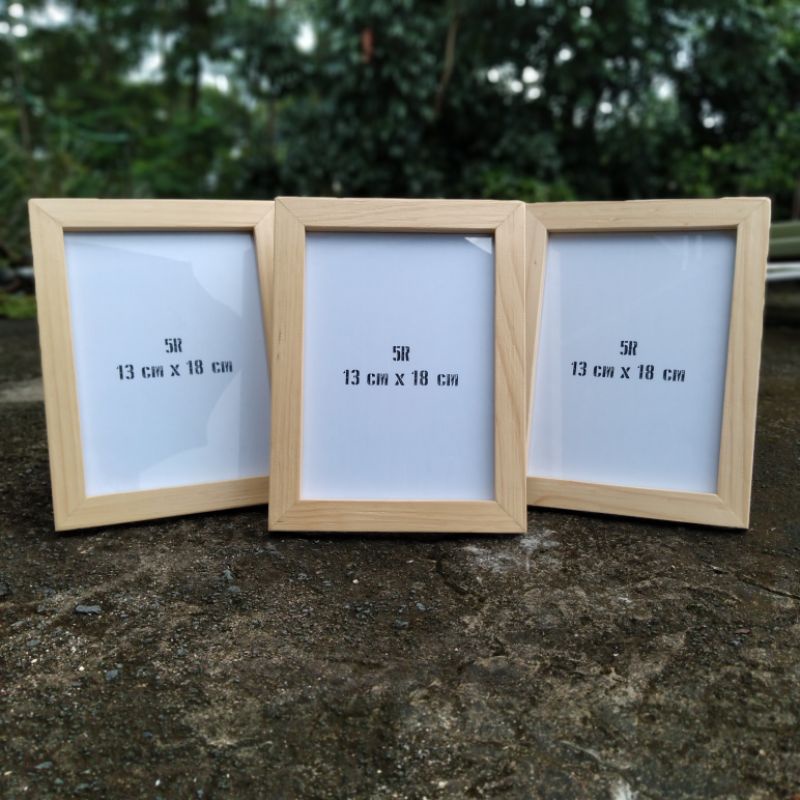 Jual Pigura kayu/frame foto kayu 5R (REAL PICT) | Shopee Indonesia