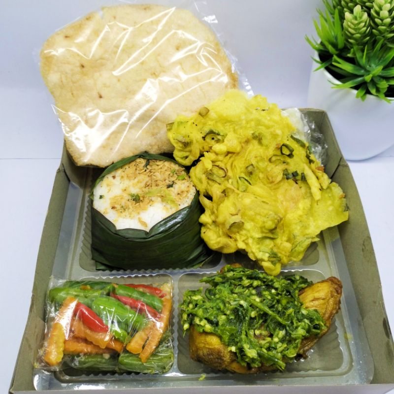 Jual Nasi box/paket nasi indel + ayam cabe ijo | Shopee Indonesia