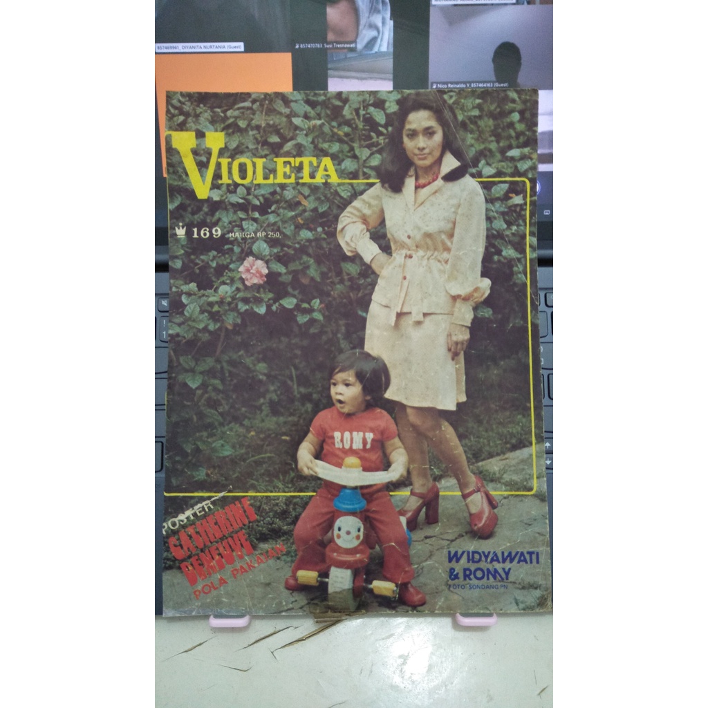 Jual Foto Langka Isteri Sopan Sopian Widyawati | Shopee Indonesia