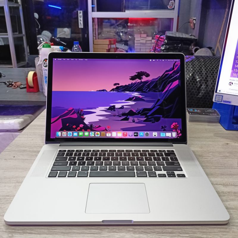 Jual Macbook pro 15 2015 core i7 16/256 retina 15 inch mulus good ...