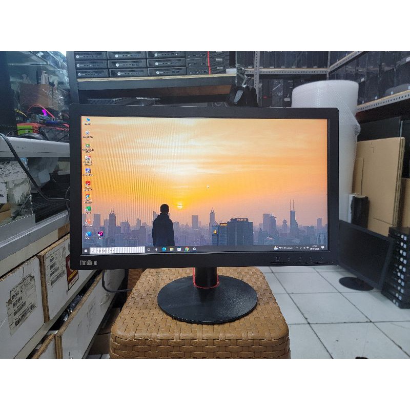 Jual MONITOR LENOVO LED 20 INCH MULUS GARANSI TOKO 1 BULAN | Shopee ...