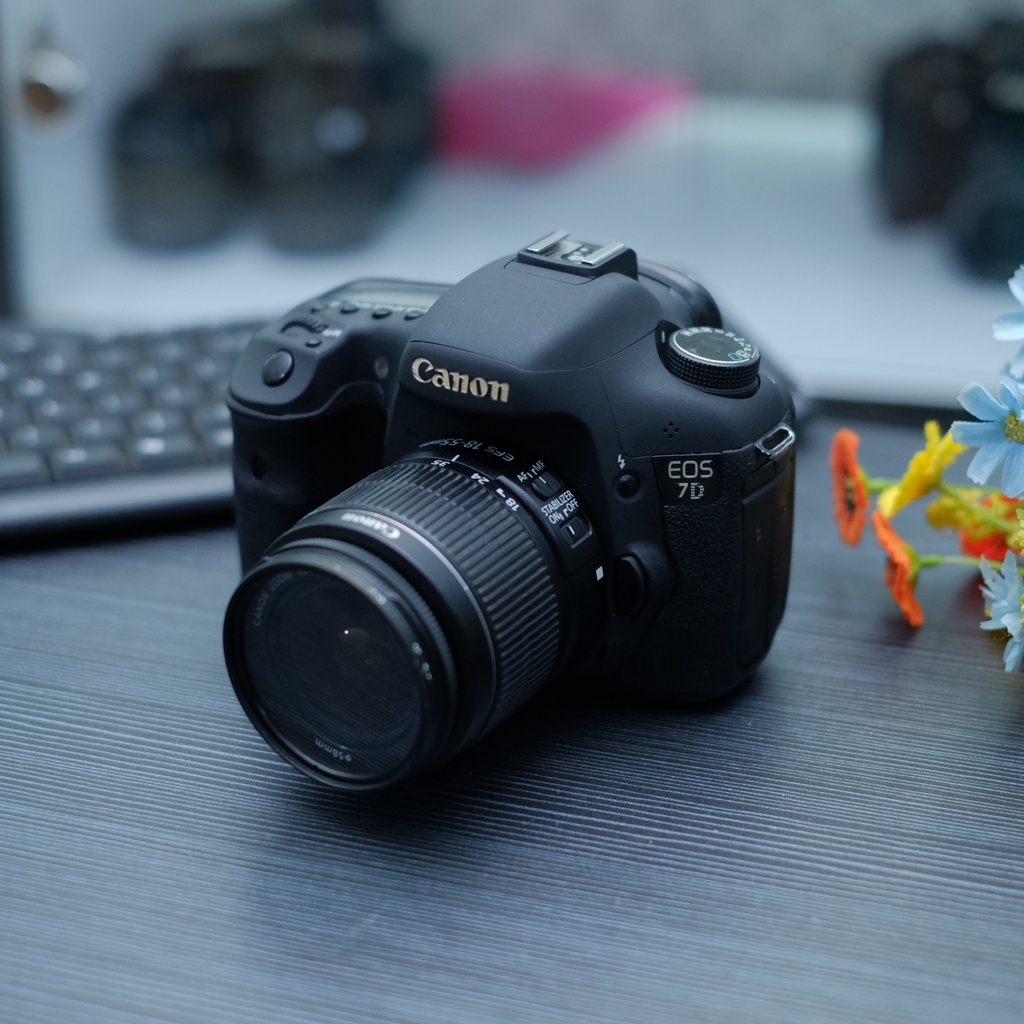 Jual Canon 7D Lensa Kit 18-55mm Kamera DSLR Original Bergaransi ...