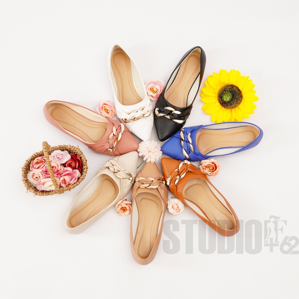 Jual STUDIO F+62 - Sepatu Wanita Ujung Lancip Variasi Rantai Lilit ...