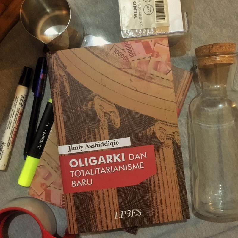 Jual Rubrik Buku - Oligarki dan Totalitarianisme Baru - Jimly ... Jual Rubrik Buku - Oligarki dan Totalitarianisme Baru - Jimly ...