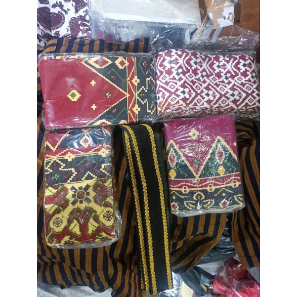 Jual Sutrisno kebaya - Stagen Beskap Bludru Adat Jawa Solo Lontong ...