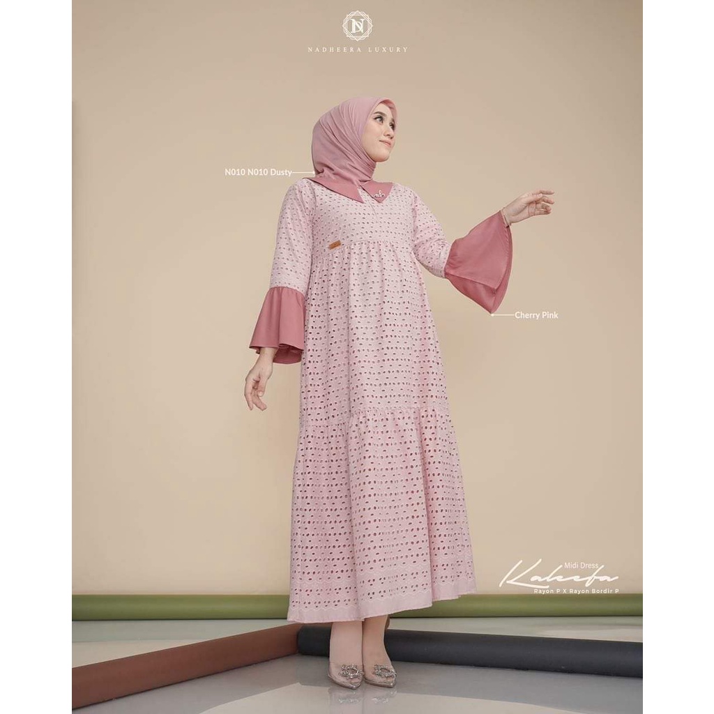 Jual Kaleefa Midi Dress - Modelnya simpel dan cocok buat outfit harian ...