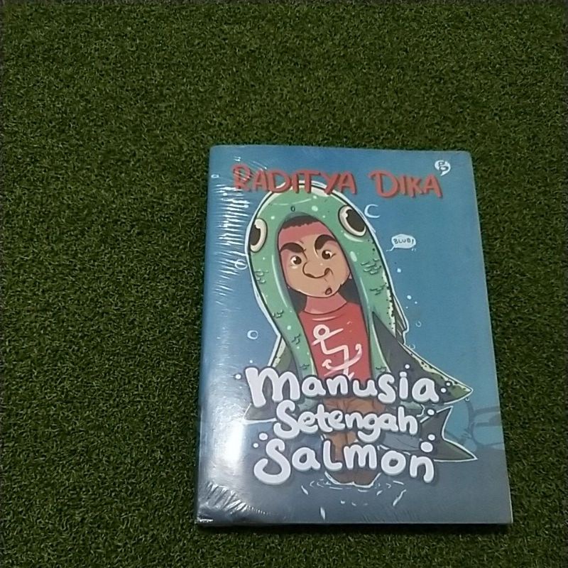 Jual NOVEL MANUSIA SETENGAH SALMON RADITYA DIKA | Shopee Indonesia