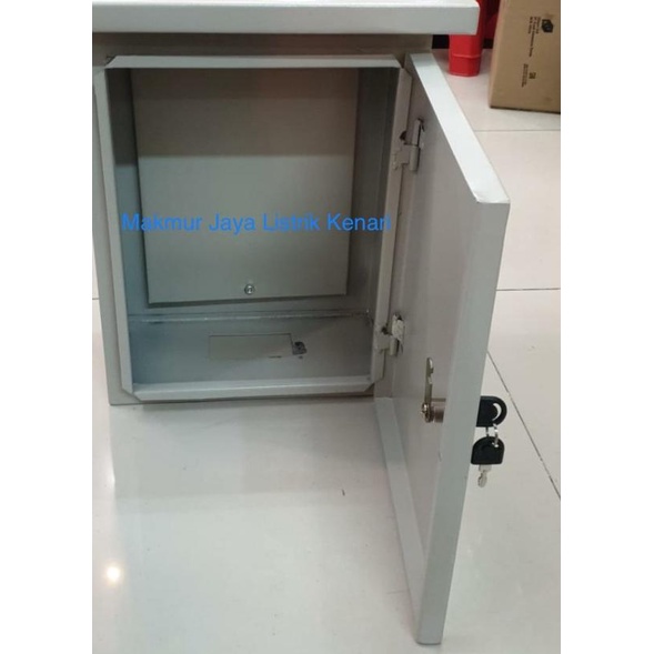 Jual BOX PANEL OUTDOOR 30 x 40 cm ada TOPI 30x40 cm | Shopee Indonesia