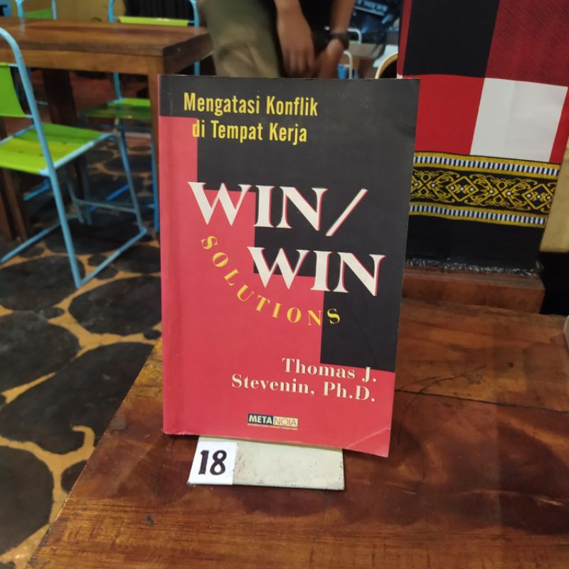 Jual BUKU MENGATASI KONFLIK DI TEMPAT KERJA WIN WIN SOLUTIONS By Thomas J Stevenin Ph D | Shopee ...