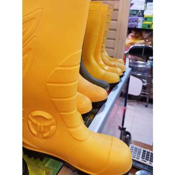 Jual SEPATU BOOT SAFETY KARET RUBBER PETROVA KUNING YELLOW | Shopee ...