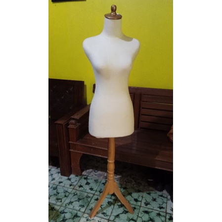 Jual MANEKIN KAIN PENTUL SET KAKI KAYU BEKAS MURAH MERIAH | Shopee ...
