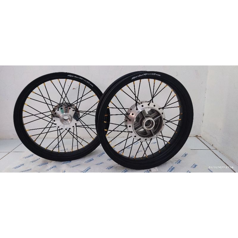 Jual Velg Set, Velg jari-jari, Velg Tapak Lebar CB150r, Megapro Mono ...