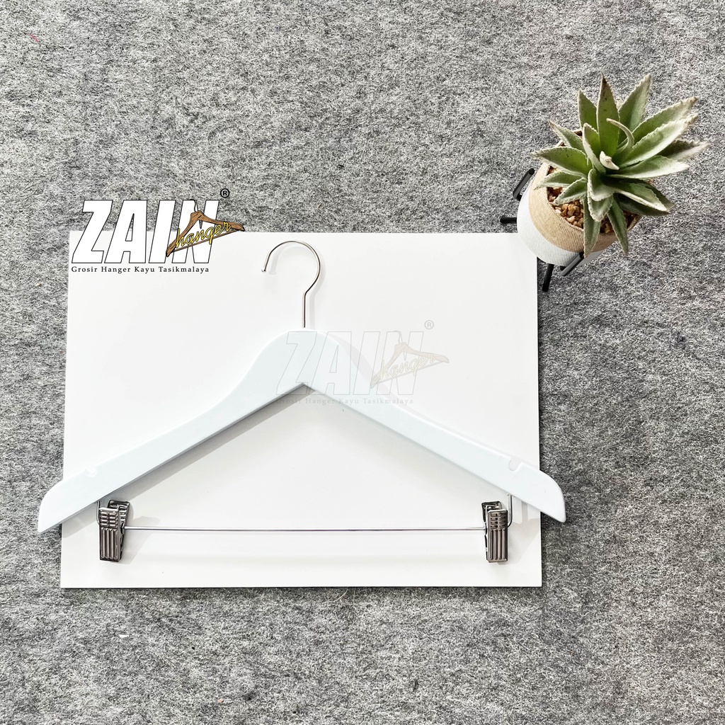 Jual HANGER KAYU DEWASA PALANG JEPIT PUTIH | Shopee Indonesia