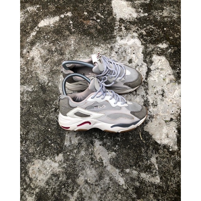 Jual FILA RAY TRACER BEIGE GRAY | Shopee Indonesia