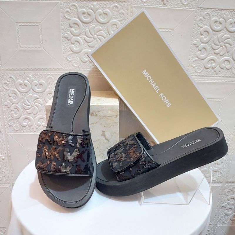 Jual Michael Kors Platform Sequinned Slide Black (NWB) | Shopee Indonesia