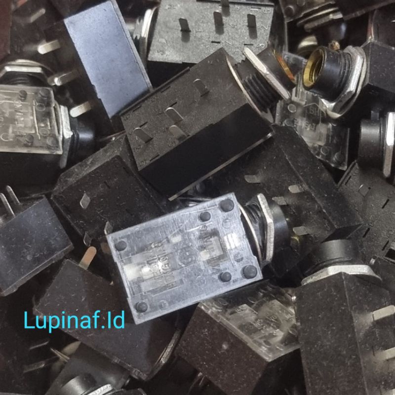 Jual SOCKET AKAI MONO SEGI TRANSPARANT 4P SOKET 4 PIN | Shopee Indonesia