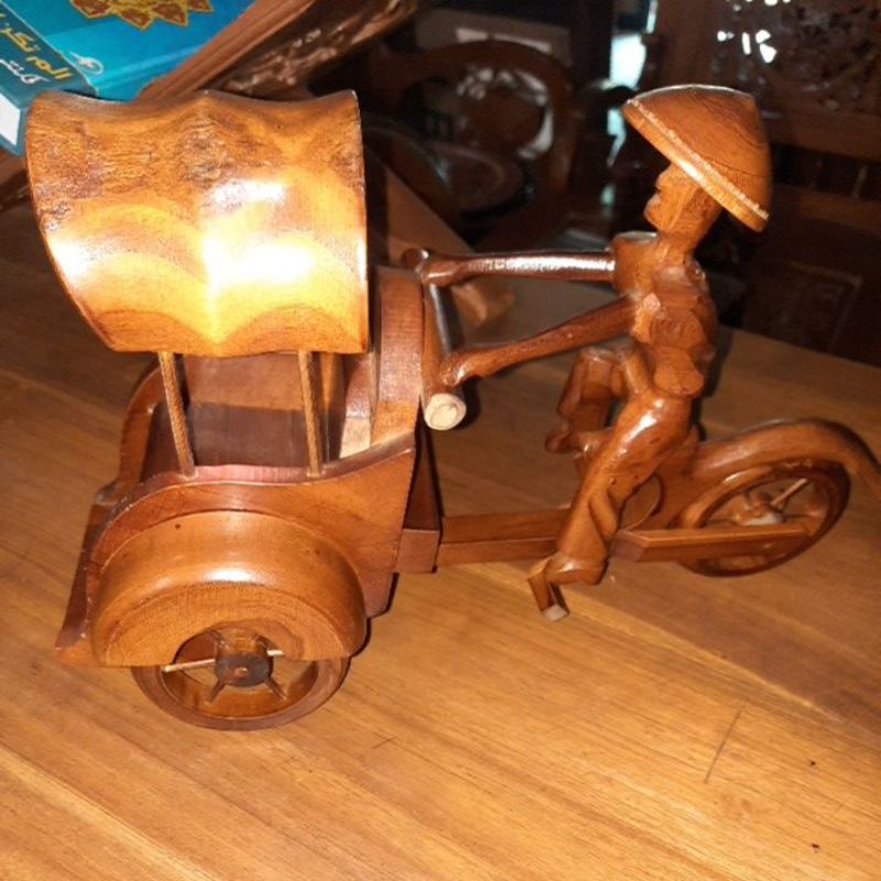 Jual miniatur becak-hiasan lemari kaca-furniture kayu jati | Shopee ...