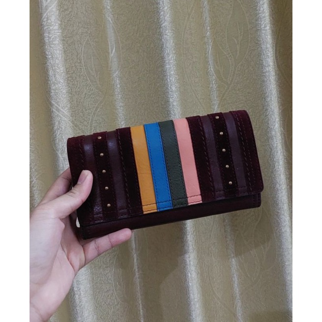 Jual !!PRELOVED!! Dompet Fossil Logan Flap clutch Claret Red | Shopee ...