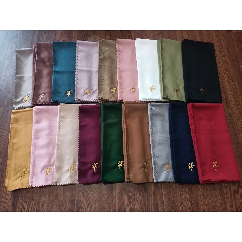 Jual Glowing Voal Plain Scarves by Fatimahsyahrini | Shopee Indonesia