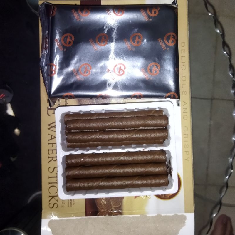 Jual kugi wafer stick chocolate | Shopee Indonesia