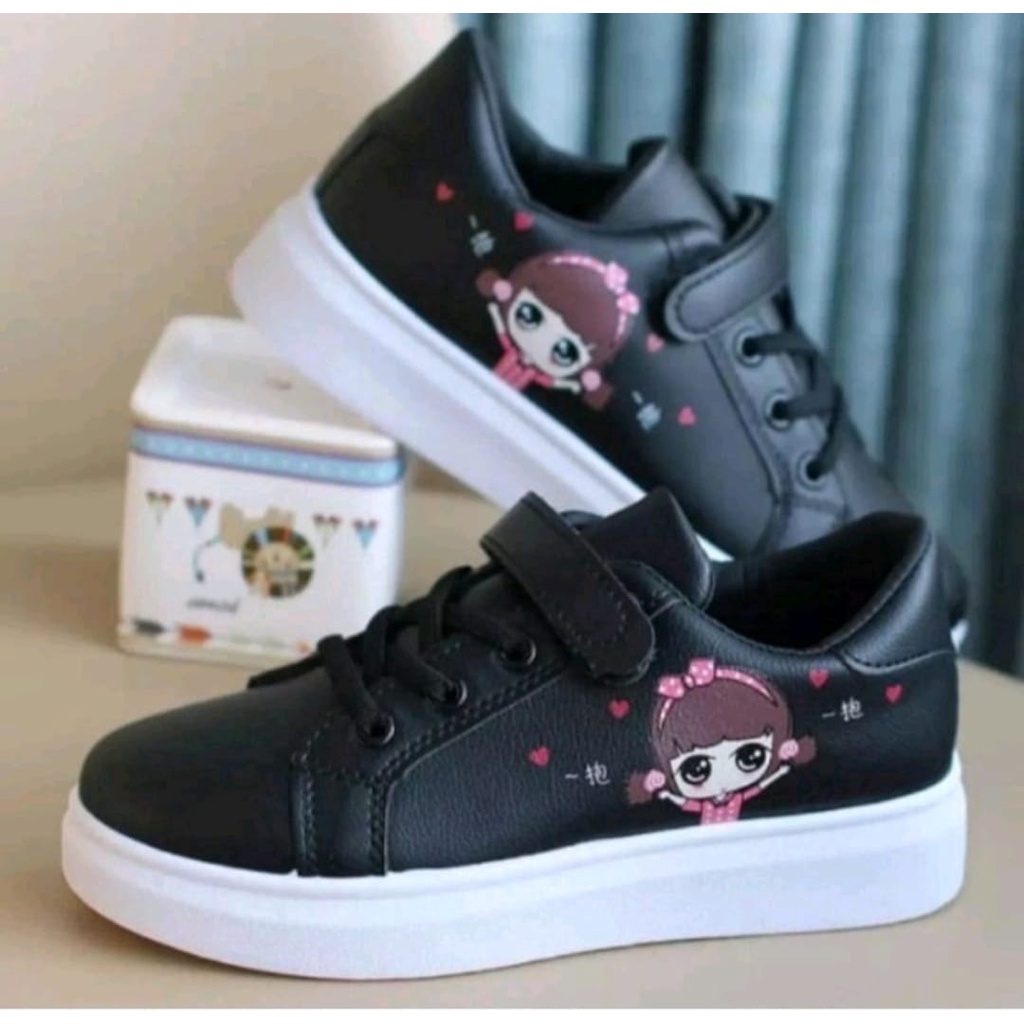 Jual Sepatu Sekolah Anak Perempuan Sepatu Sneakers Motif Berbie Kartun ...